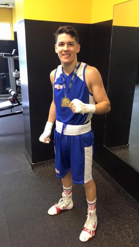 El Bayamonés Juan Zayas se en Combate con el Debutante Steven Colón ...