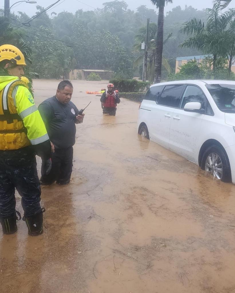 Manejo de Emergencias y Policía Municipal de Bayamón y DIPHOM ...